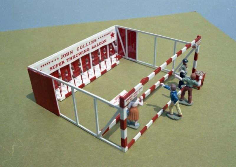 1/76th scale fairground models - Fairground models