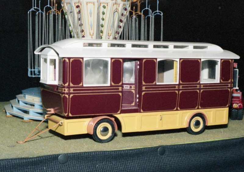 1/24th and larger scale fairground models - Fairground models