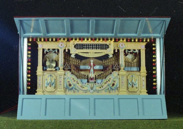 1/24th and larger scale fairground models - Fairground models